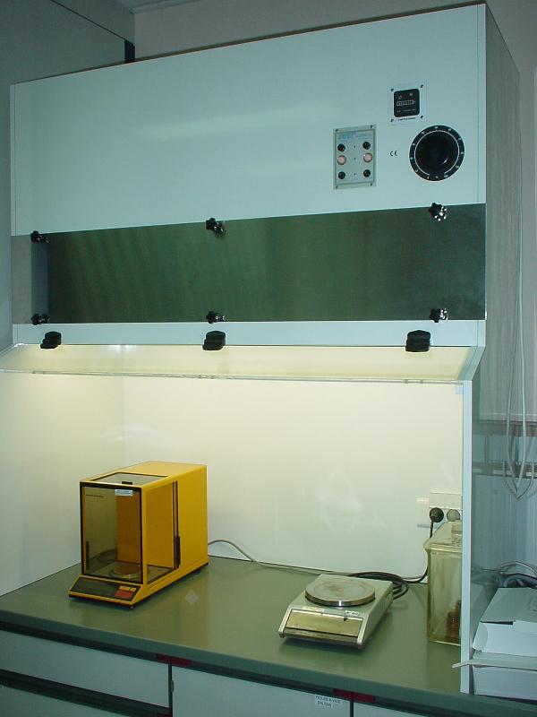 Ads laminaire - produits hottes a flux laminaire pour laboratoire