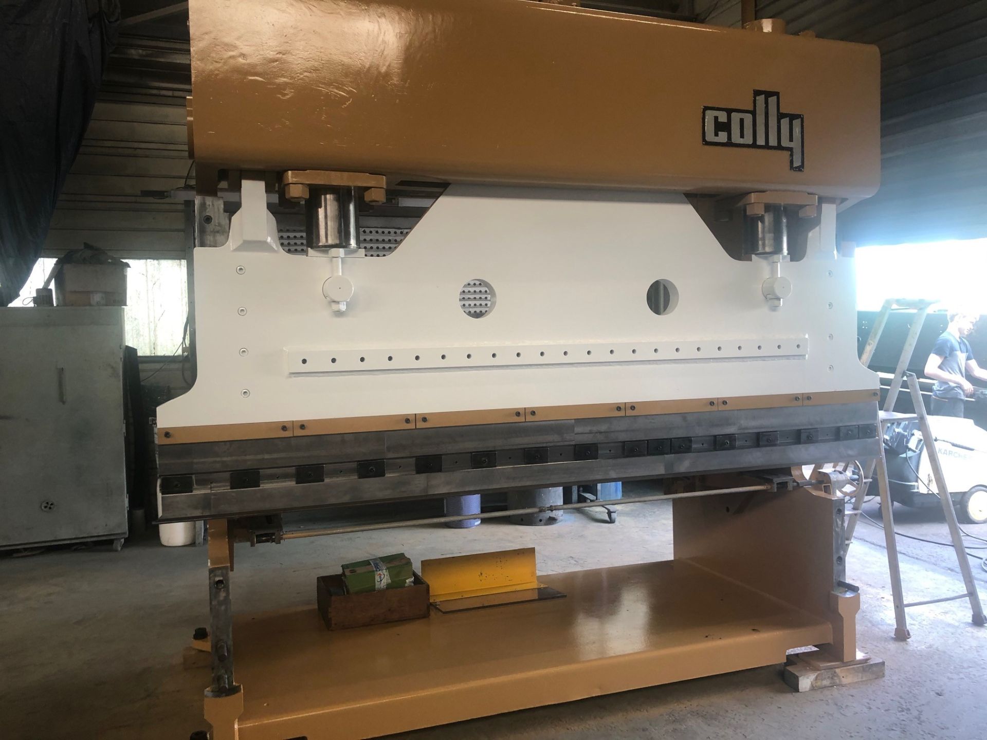 Presse plieuse colly 3000 x 140t réf 3261