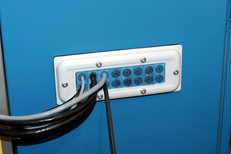 Passages de câbles étanches pour armoires et coffrets - solutions ...