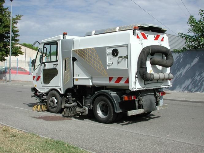 Balayeuses compactes balayeuses 2.5m3 devis sous 24h