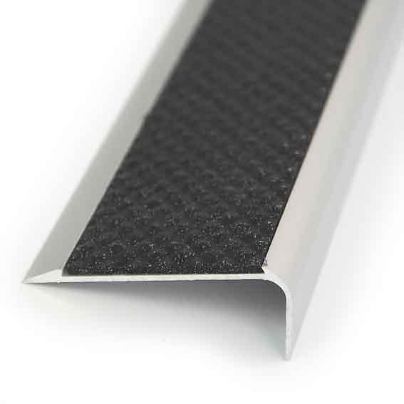 Nez de marche sécurimarche aluminium / insert diamant 43 l Nez de marche sécurimarche aluminium / insert diamant 43 l