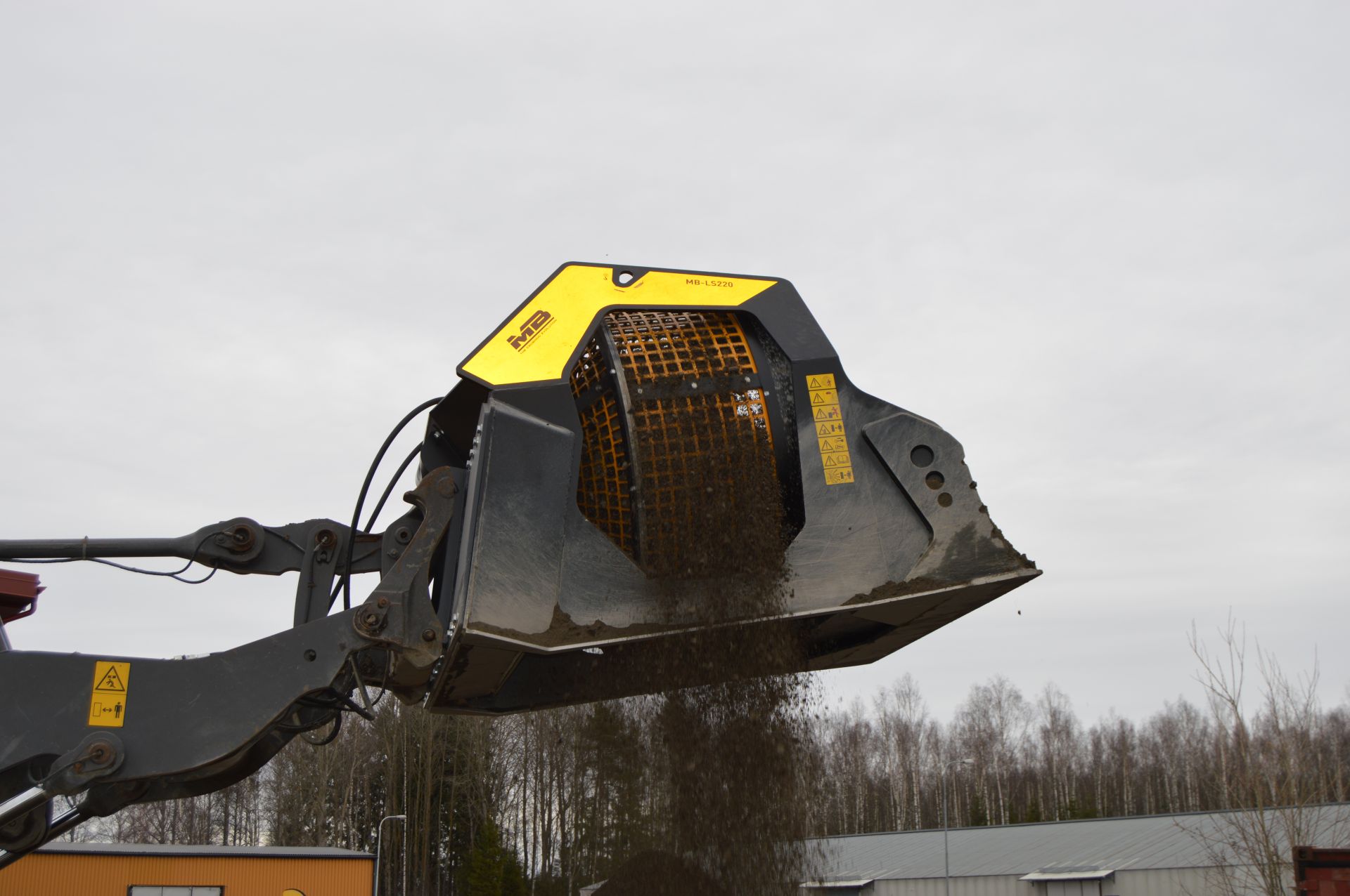 Godet Cribleur MB-LS220 S2 - Grand et Puissant