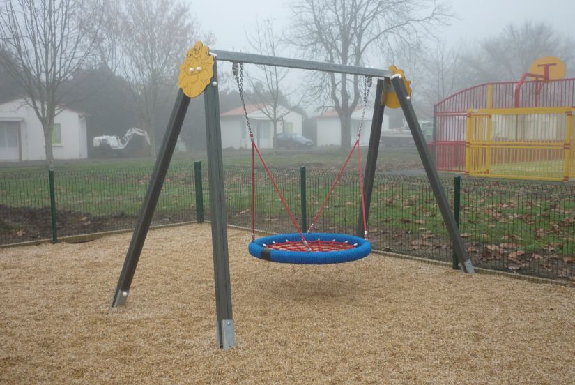 Balançoire nid d'oiseau