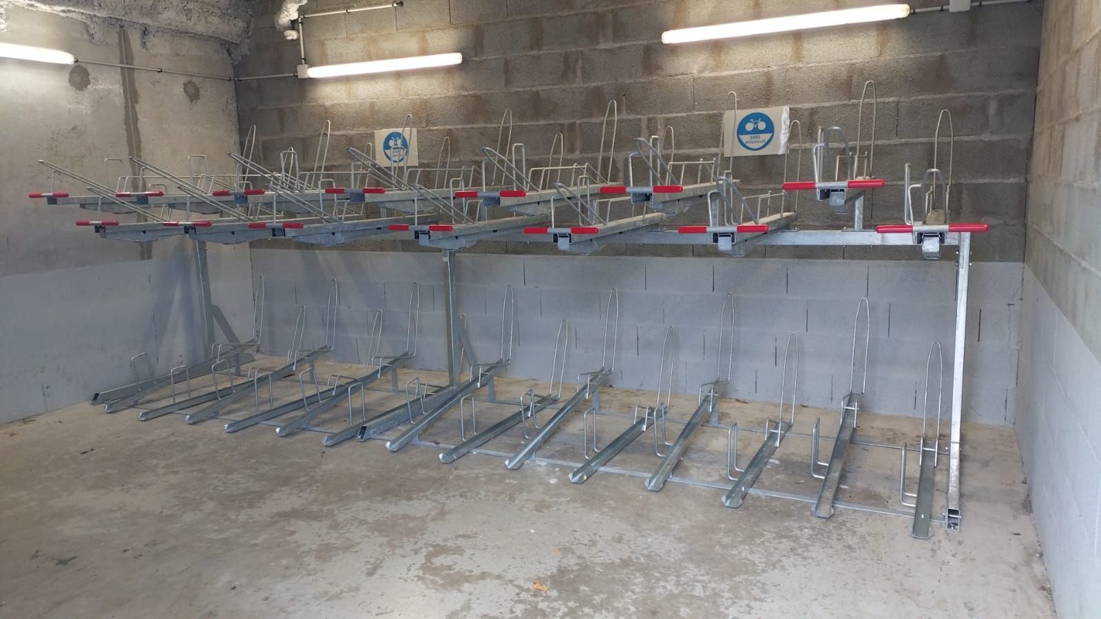 Rack vélo double étage en acier galvanisé à chaud - Falco Level-Eco ...