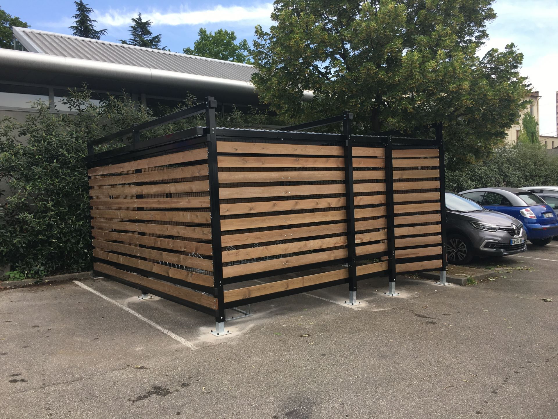 Abri conteneurs "bruges"