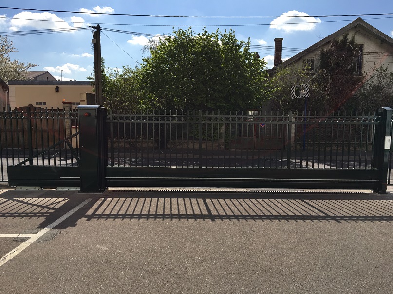 Portails coulissants | roulants, sectionnels, vantaux | hellopro.fr