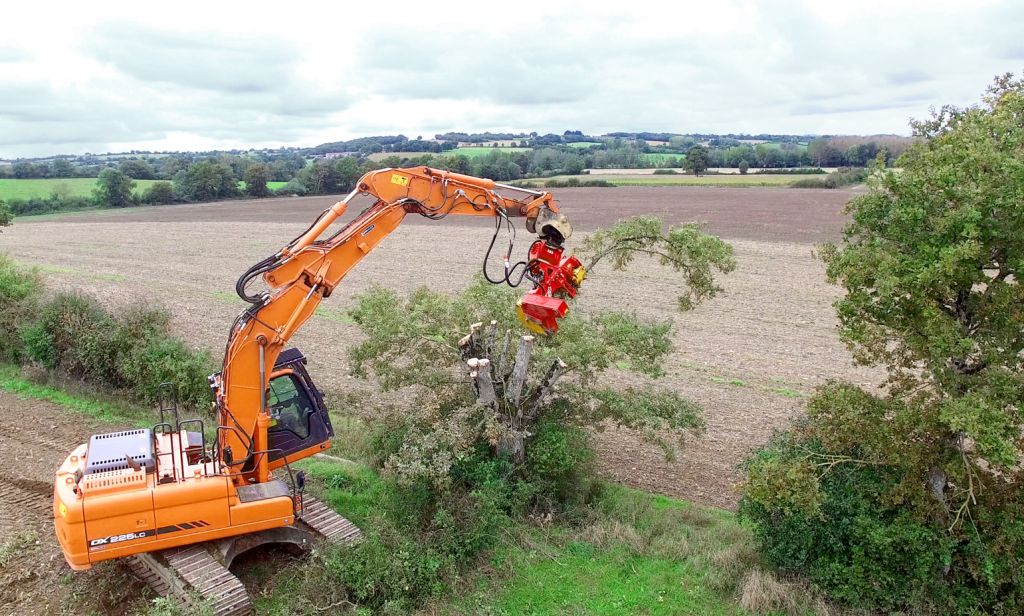 Grappin coupe-branches pour pelle : xylocut 400 pe + attelage rabaud ...