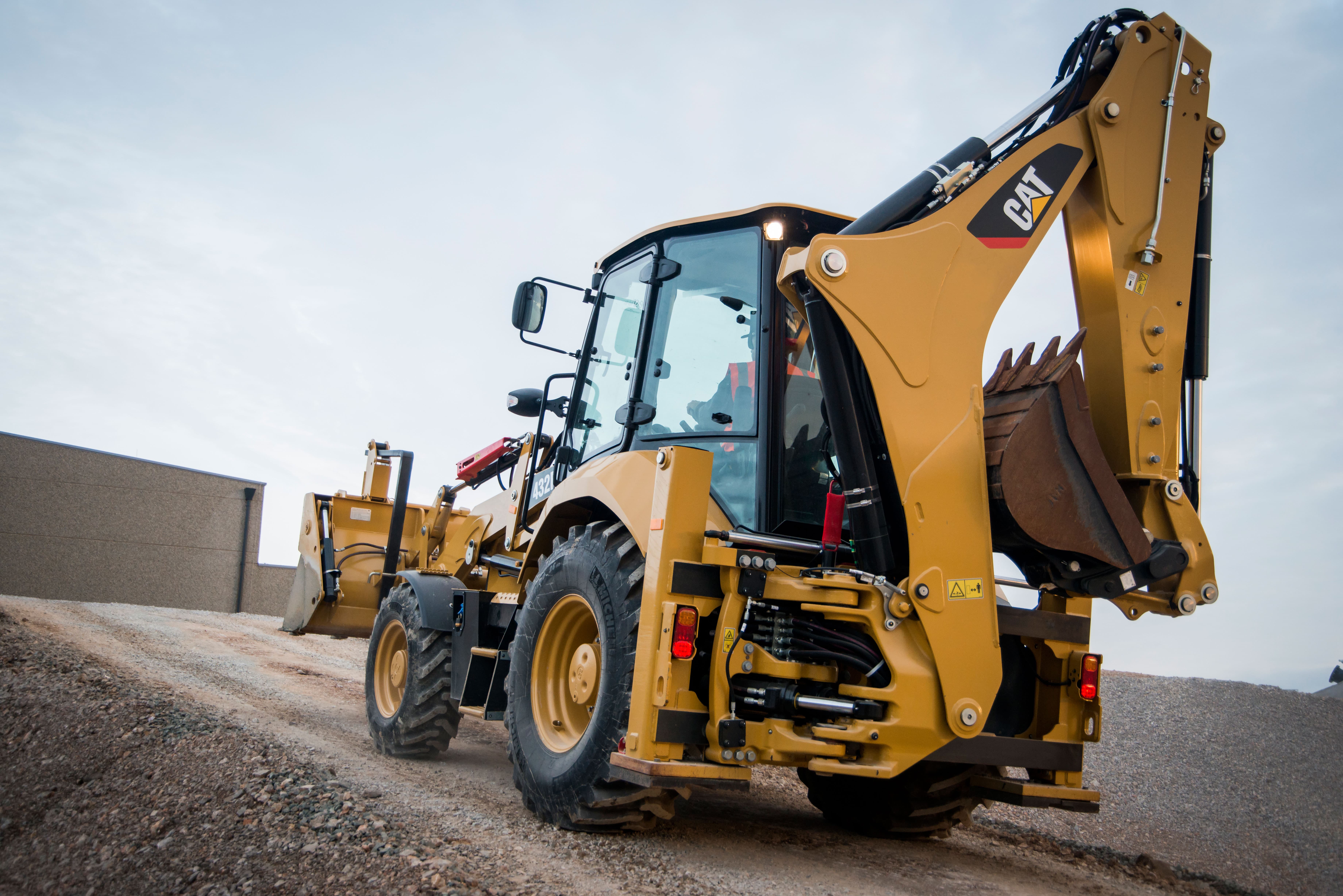 Chargeuse pelleteuse 432f2