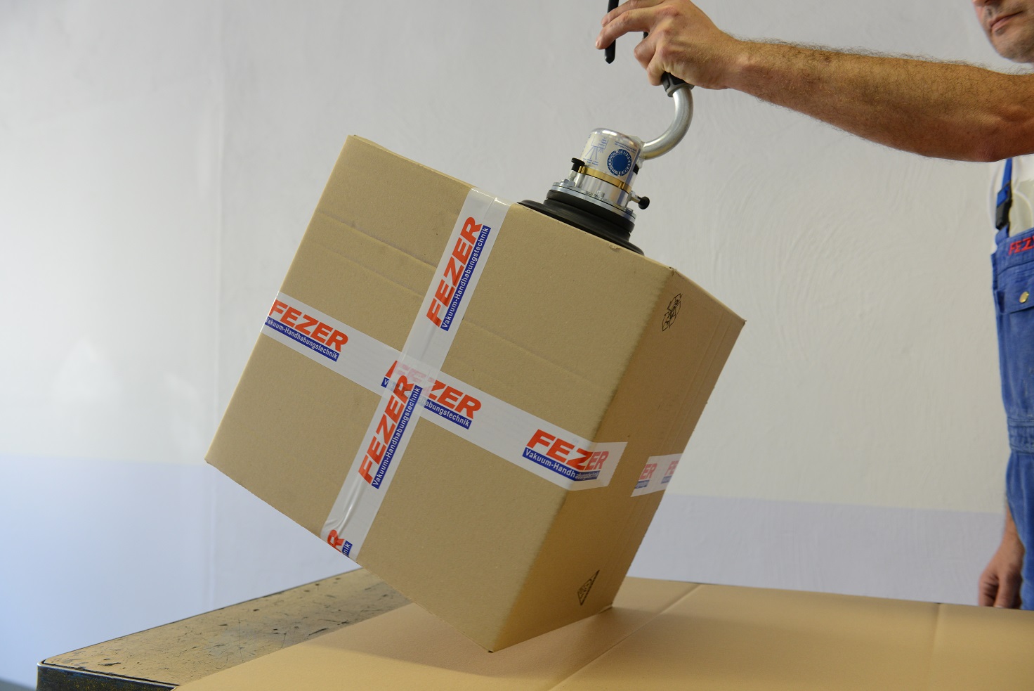 Manipulateur de carton devis sous 24h