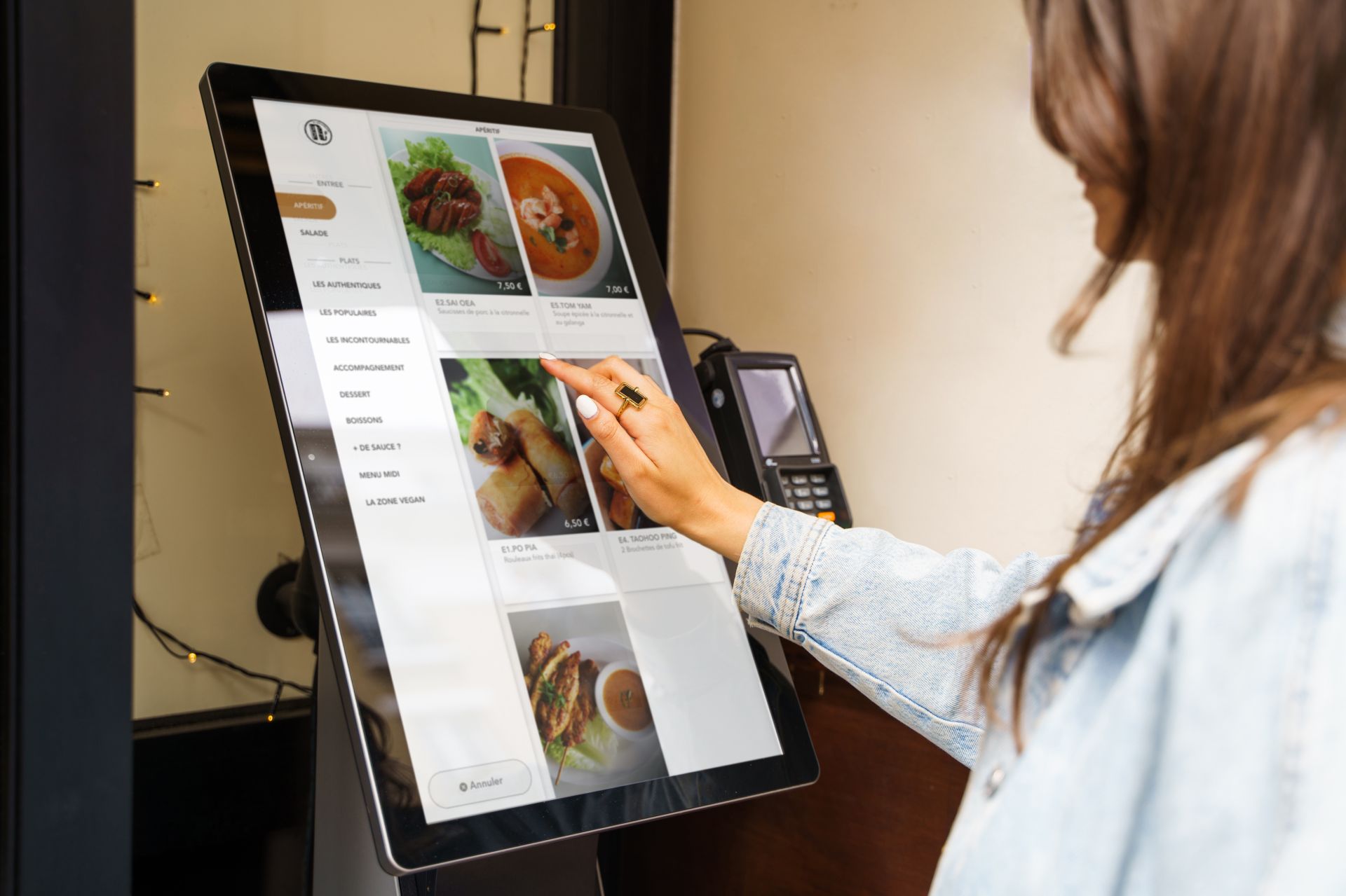 Borne de commande personnalisable, autonome, robuste et design pour l ...