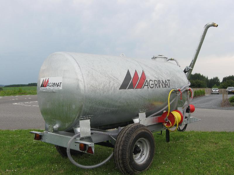 Tonne Eau Sur Chassis Magrimat AGRIMAT Hellopro tonne-eau-sur-chassis-magrimat-agrimat-hellopro
